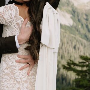 Kamperett | Accessories | Kamperett Floor Sweeping Bow Veil 0 Silk ...